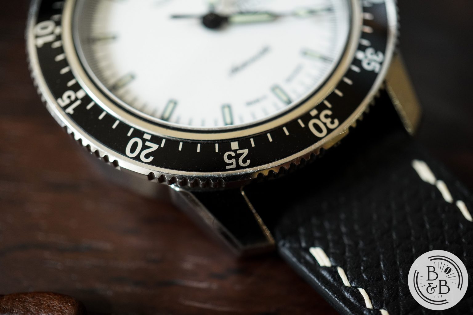 Sinn 104 I St Sa White – Beans & Bezels