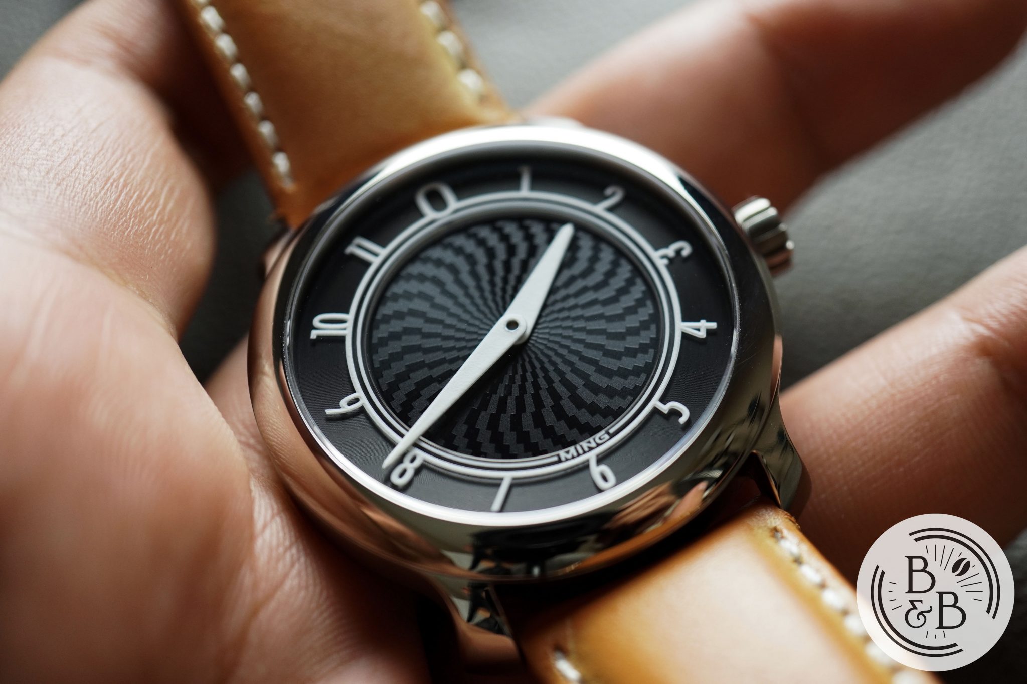 Ming 17.01 Anthracite – Beans & Bezels