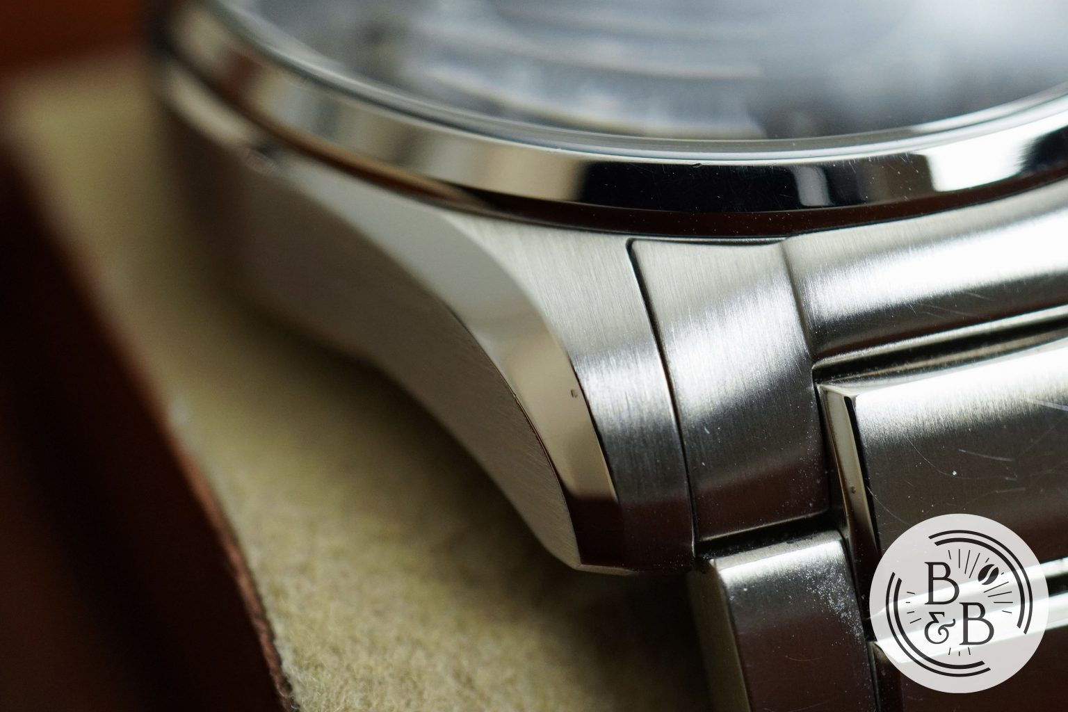 Hamilton “Interstellar” Khaki Aviation Pilot H64615135 – Beans & Bezels