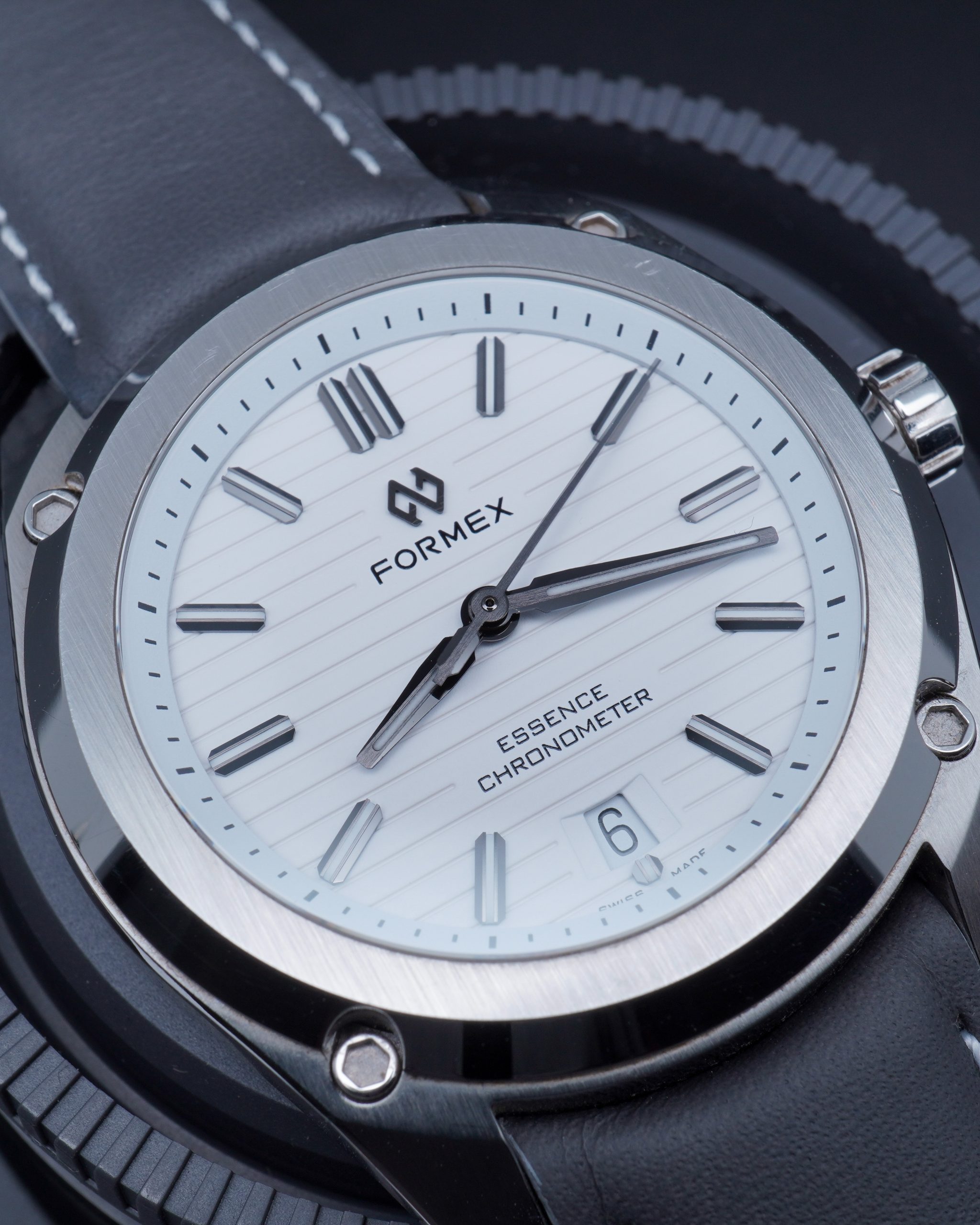 Formex Essence 39 & Formex Field Titanium – Beans & Bezels