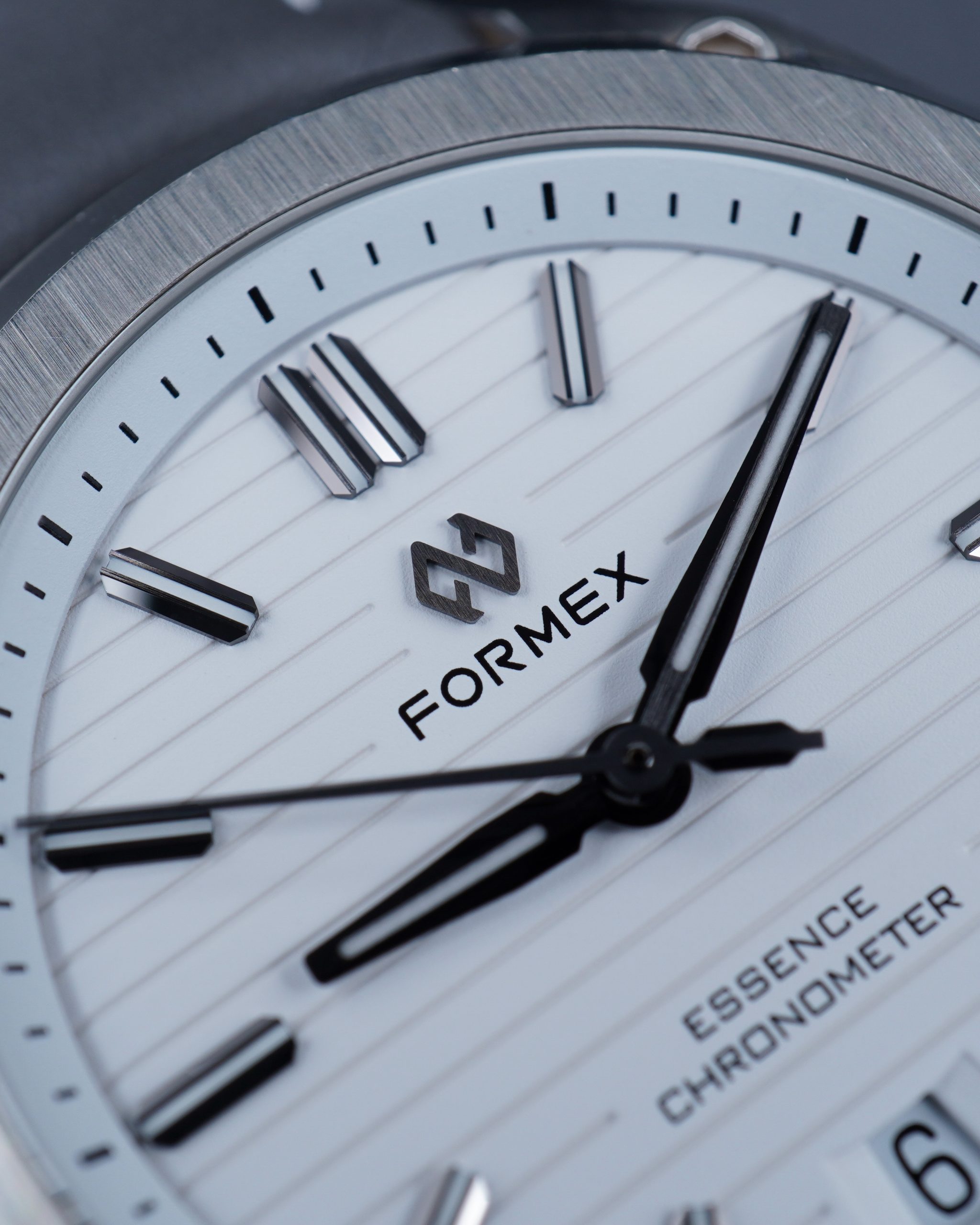 Formex Essence 39 & Formex Field Titanium – Beans & Bezels