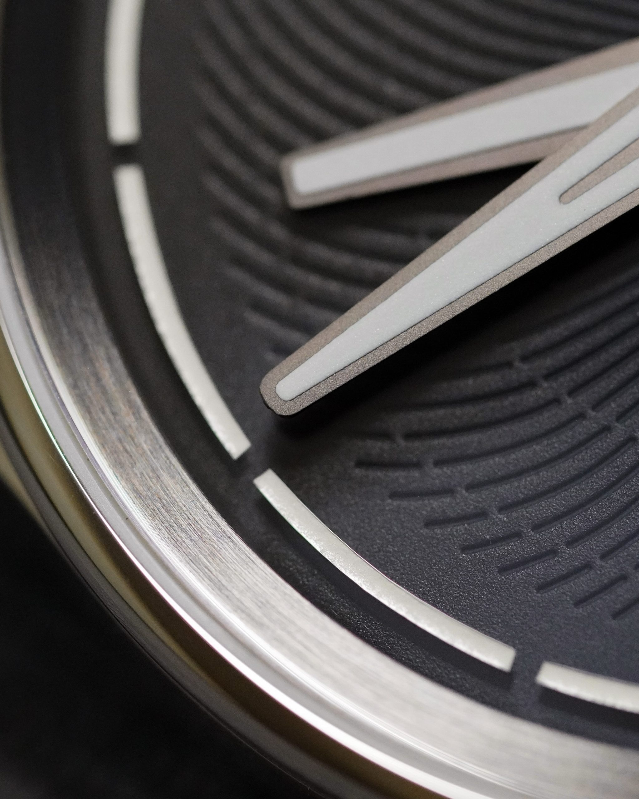 MING 37.05 Moonphase – Beans & Bezels
