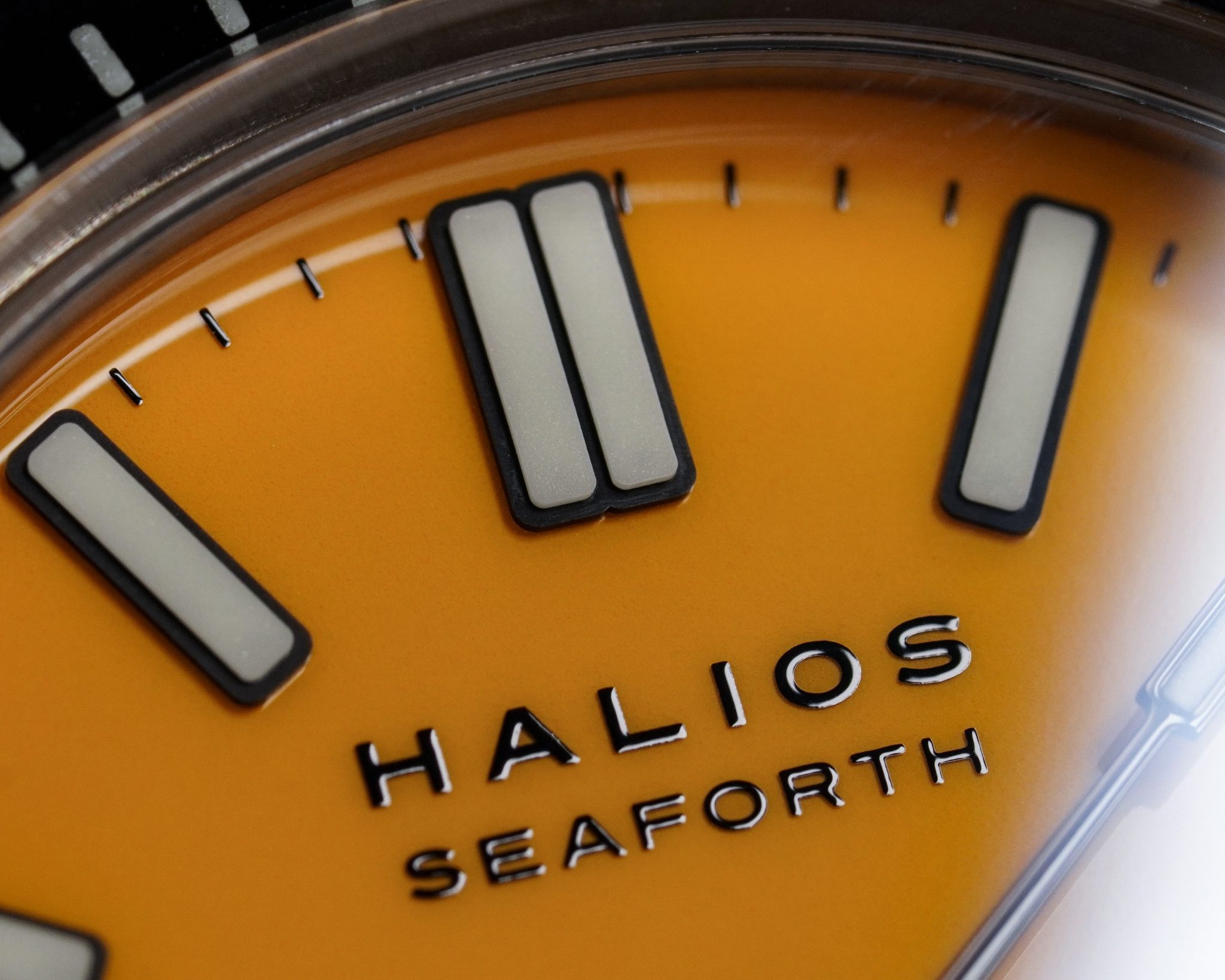 Halios Seaforth IV Titanium Bahama Yellow – Beans & Bezels