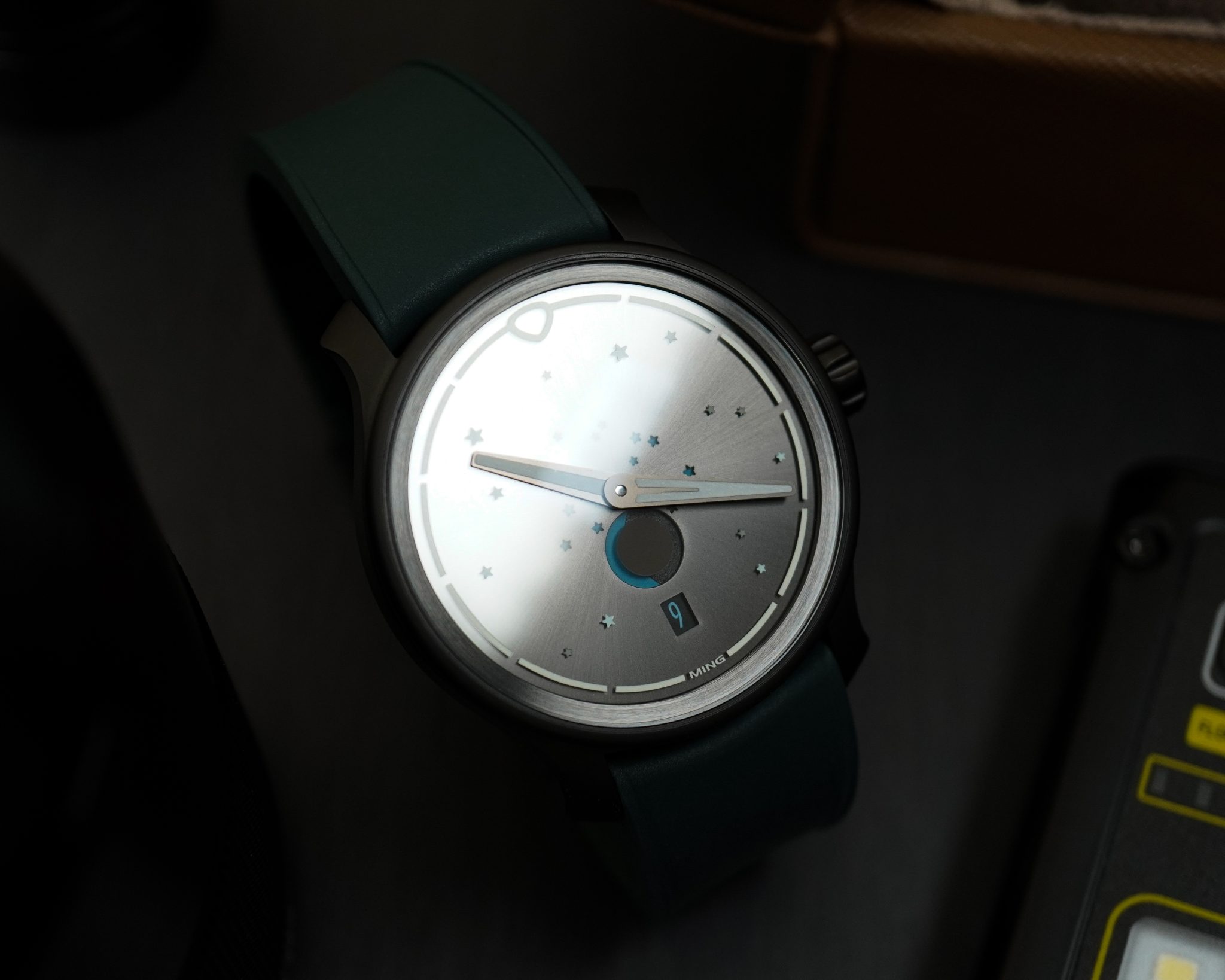 MING 37.05 Series 2 Special Edition DLC – Beans & Bezels