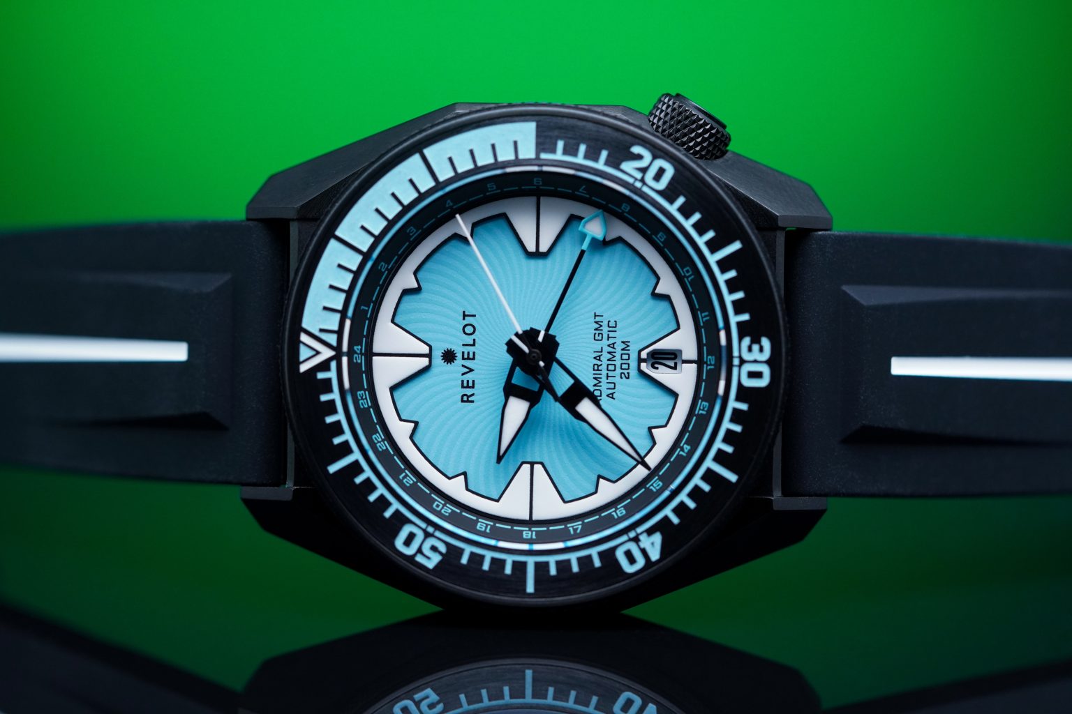 Revelot R10 Admiral GMT ‘Glacier DLC’ – Beans & Bezels