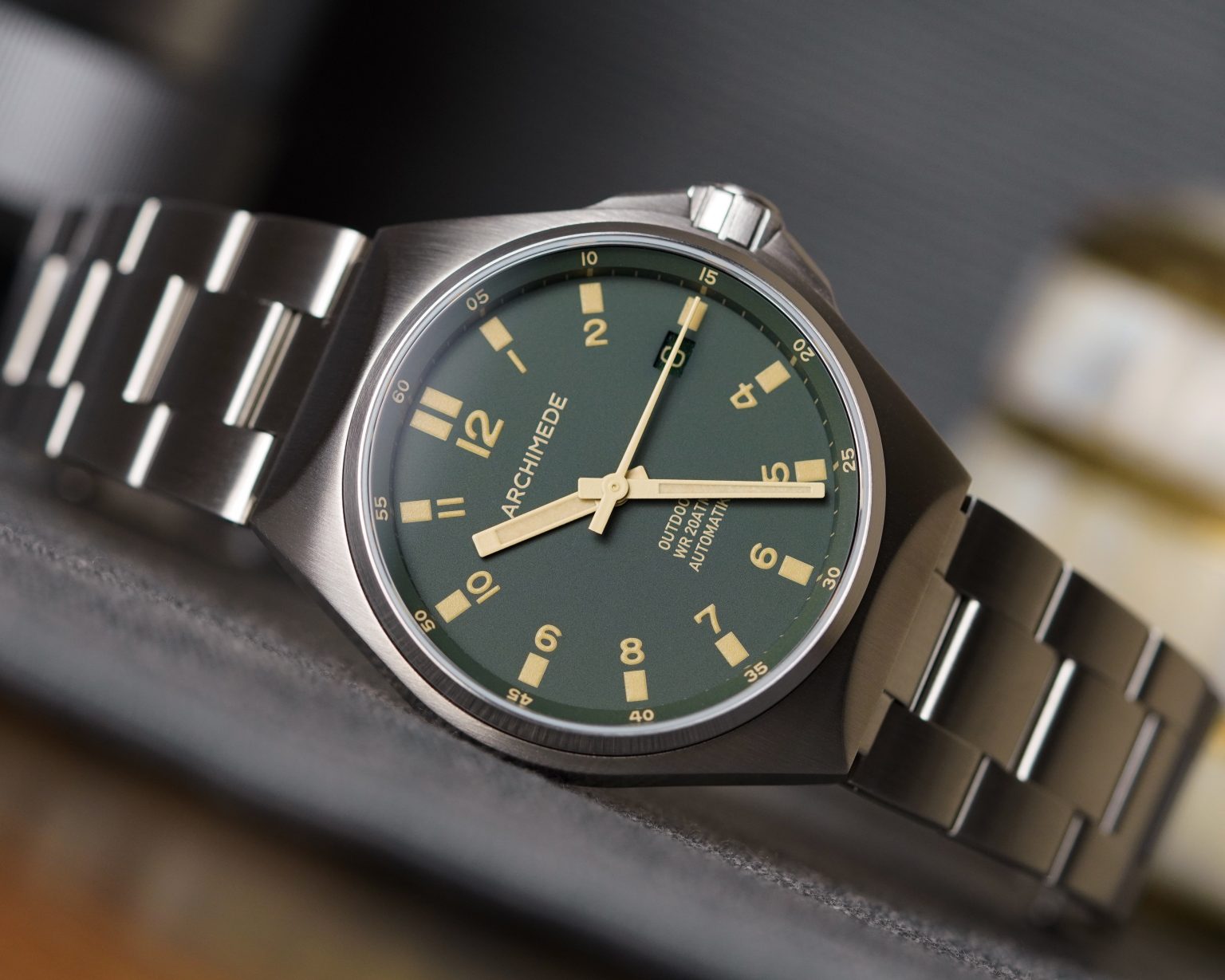 Archimede Outdoor 39 Black Forest – Beans & Bezels