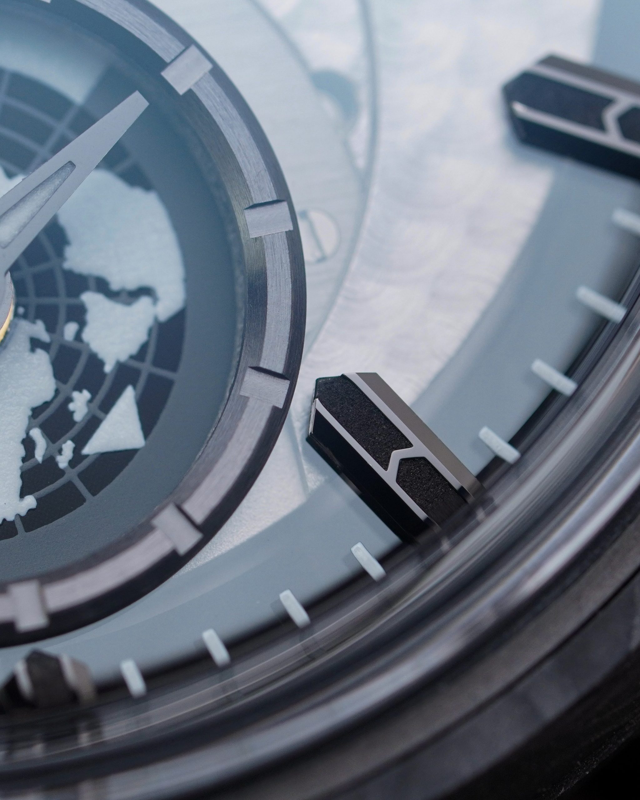 Zelos Spearfish Dualtime Carbon ‘Moonscape’ – Beans & Bezels