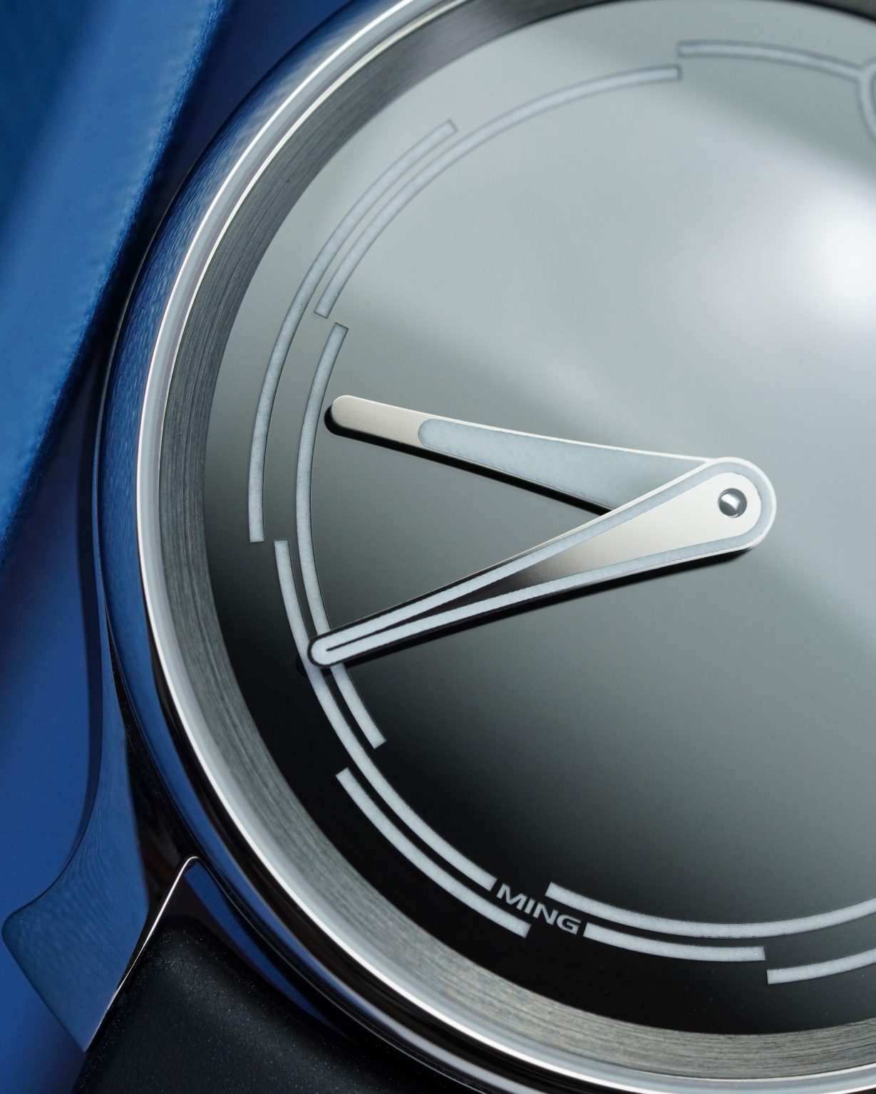 MING 37.02 Minimalist – Beans & Bezels