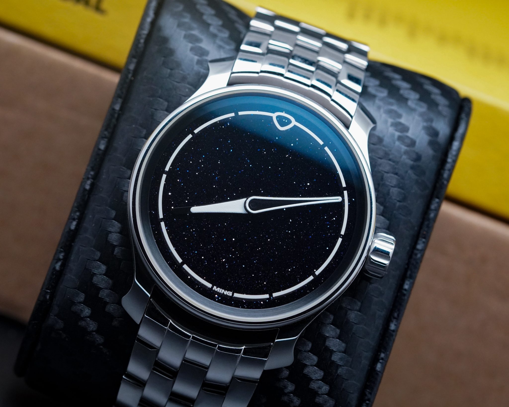 MING 37.08 Starlight – Beans & Bezels