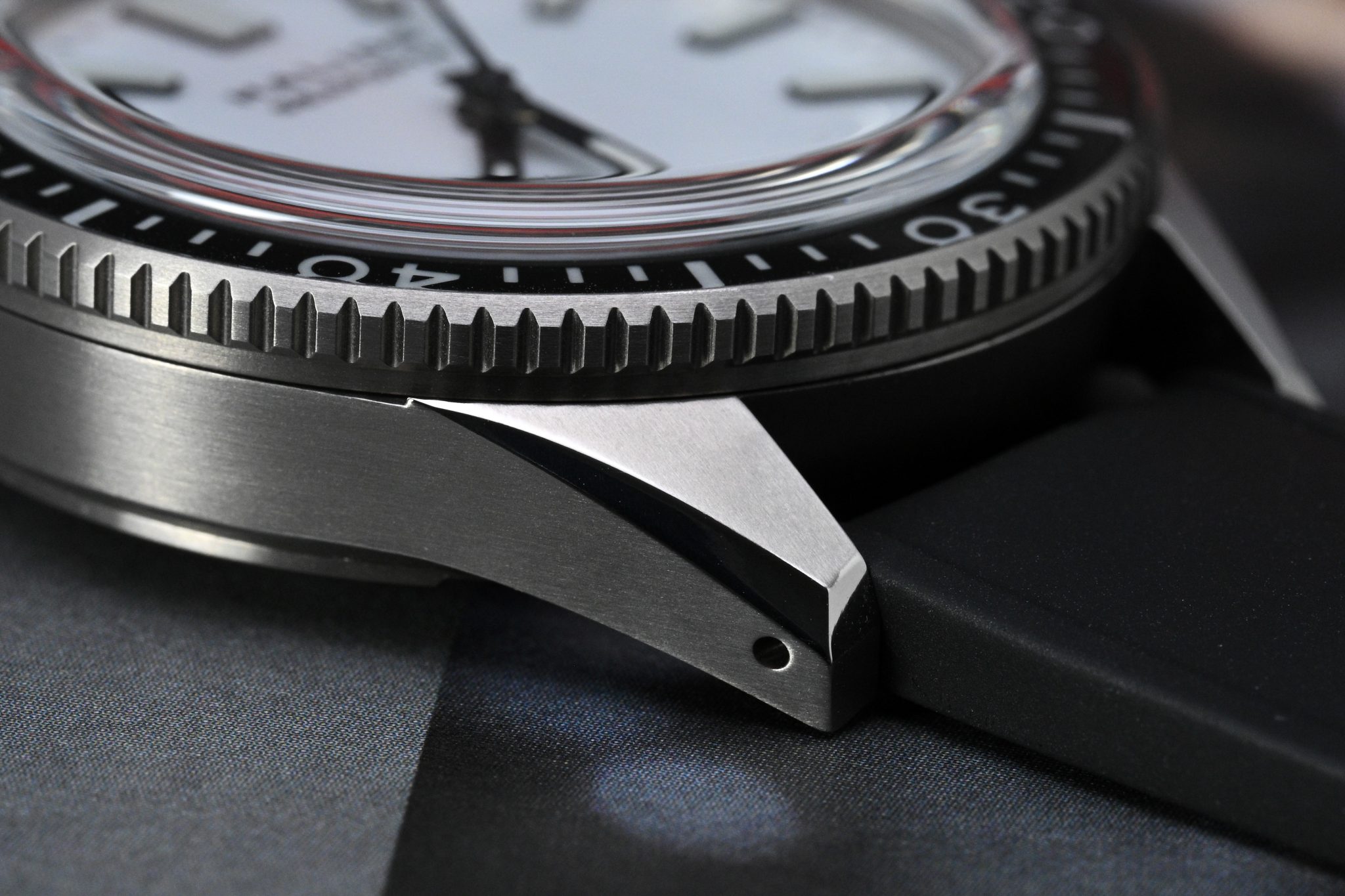Halios Seaforth IV Titanium Gen 2 – Beans & Bezels